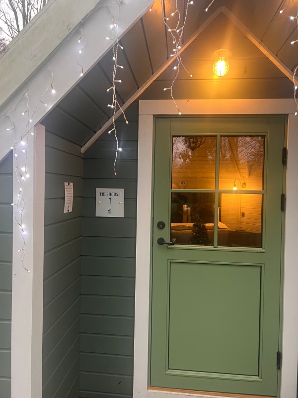 Christmas break in a tree house in Devon at Otterfalls – Life and Times ...